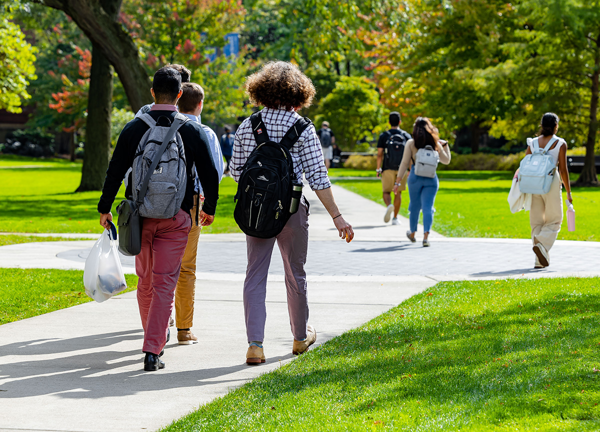 Students-walking-on-the-quad - College of Arts and Sciences