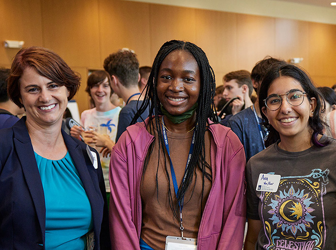 Dean-Ward-with-2-students_Orientation-event-2022 - College of Arts and ...